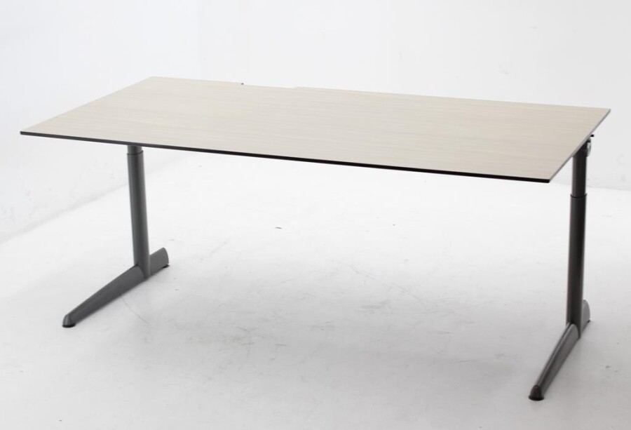 Bureau Ahrend 500 - 180x90cm (bxd), werkblad decor eiken, c-poot ...
